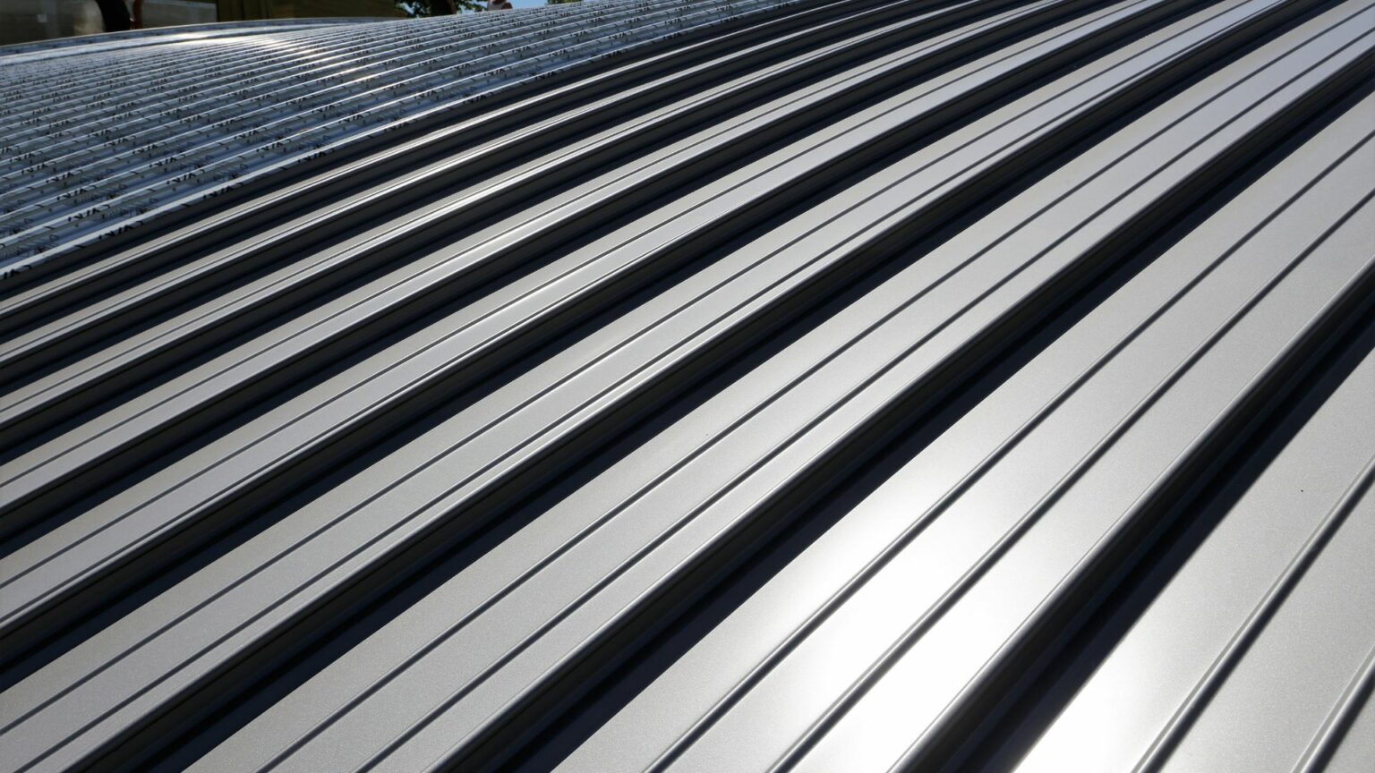 Painting A Metal Roof: 5 expert do's and don'ts to know